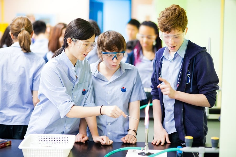 YCIS Young Scientist Excelled in Hong Kong Physics Olympiad